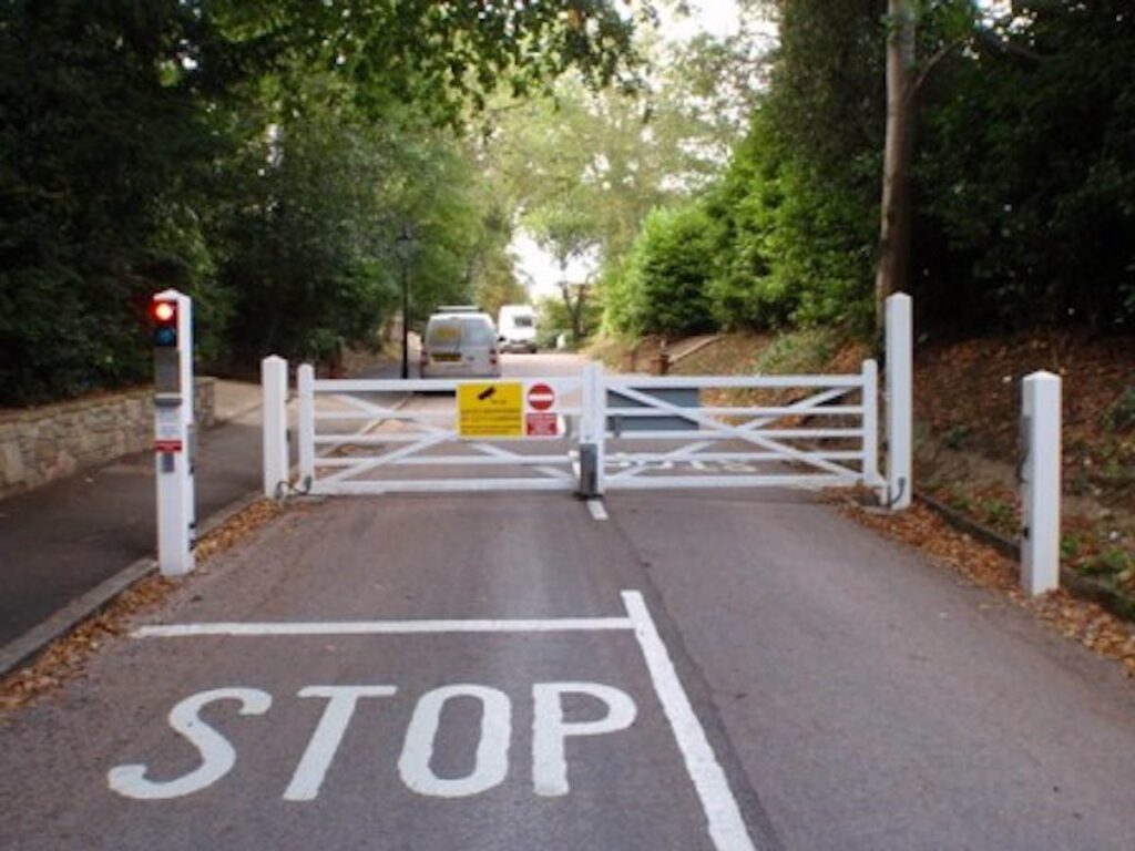 Commercial Swing Gate - Frontline Automation